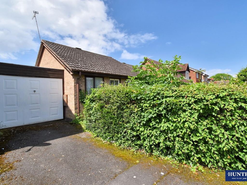 2 Bed Semi Detached Bungalow For Sale In Best Close Wigston Le18 £