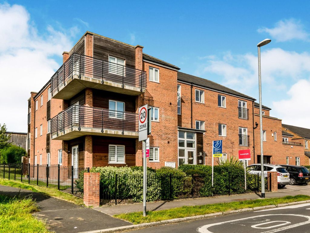 2 bed flat to rent in Swarcliffe Approach, Leeds LS14, £875 pcm - Zoopla