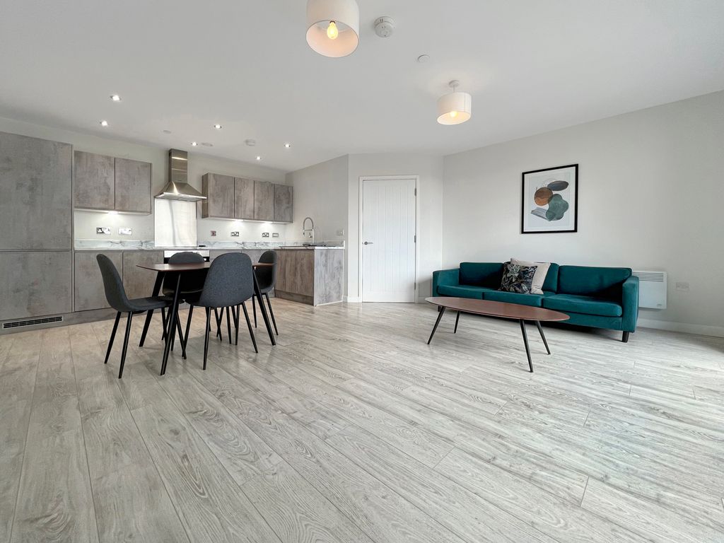 2 bed flat to rent in Block E, Victoria Riverside, Leeds City Centre ...