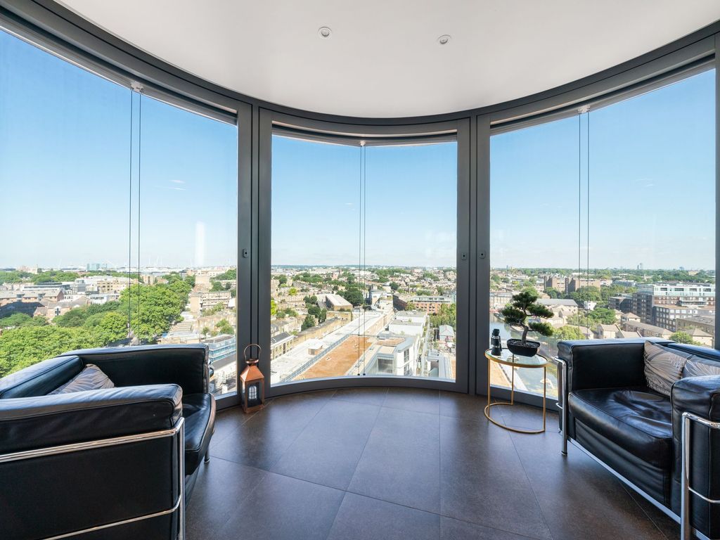 2 bed flat to rent in Chronicle Tower, 261B City Road, London EC1V, £ ...