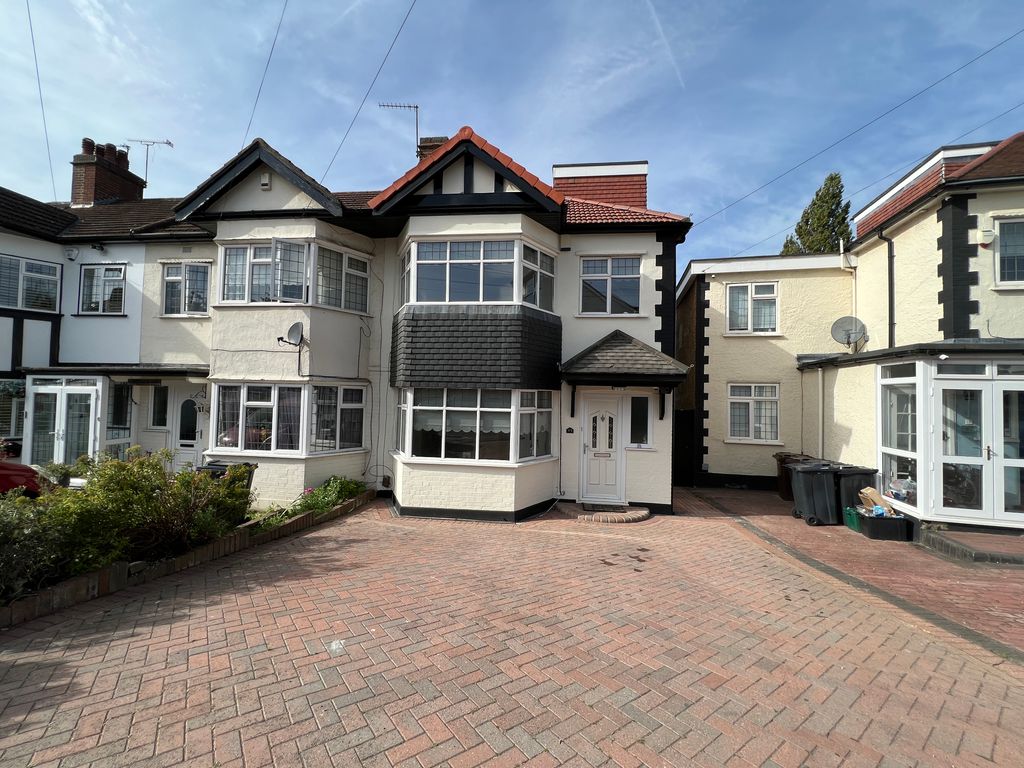 4 Bed Semi Detached House For Sale In Westview Drive Woodford Green