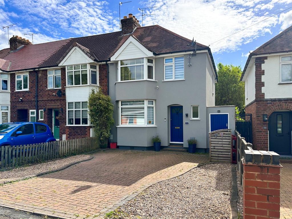 3 Bed Property For Sale In Gresham Avenue Leamington Spa Cv32 £