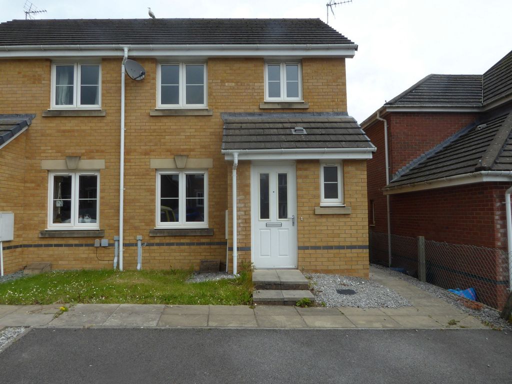 3 Bed Semi Detached House To Rent In Clos Gwaith Brics Tondu Bridgend