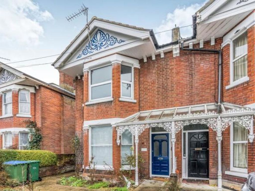 2 bed maisonette to rent in Morris Road, Southampton SO15 - Zoopla