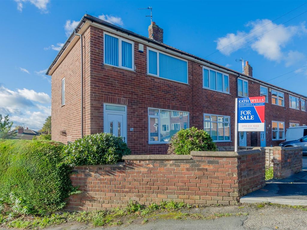 3 Bed Town House For Sale In Highfield Close Wortley Leeds Ls12 £