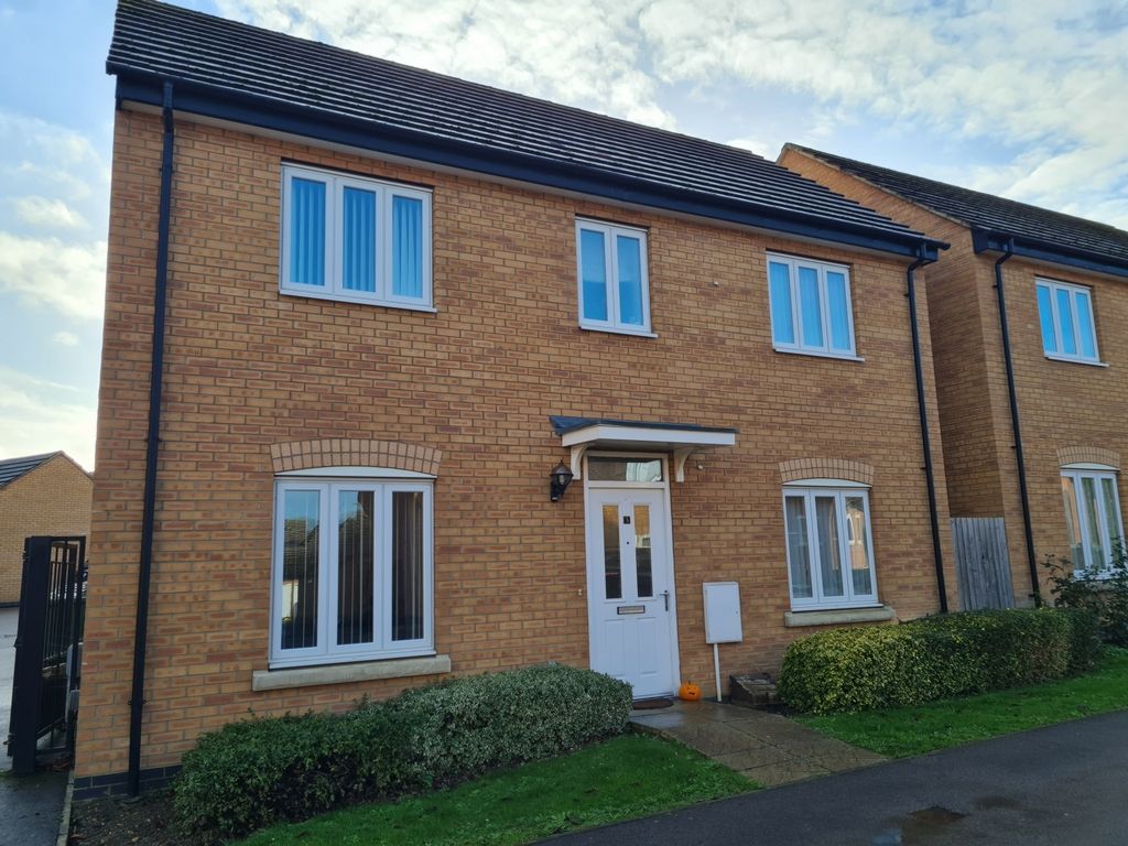 4 bed terraced house for sale in Pinder Avenue, Gunthorpe PE4 - Zoopla