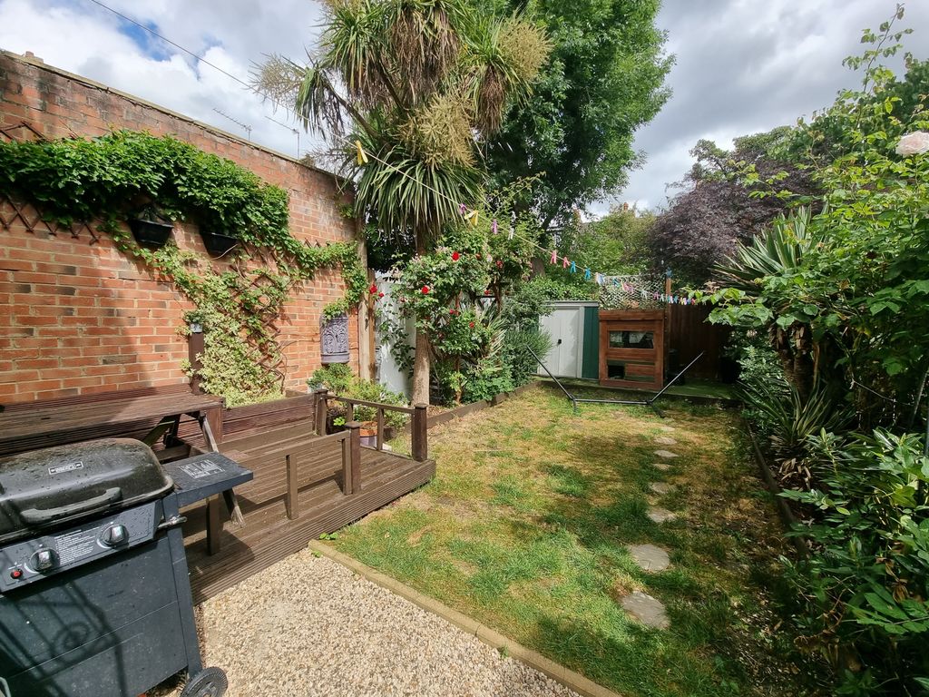 2 bed flat to rent in Marquis Road, Bowes Park N22 - Zoopla