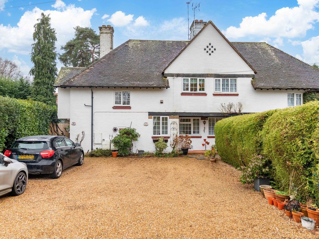 2 bed maisonette for sale in Sandy Lane, Crawley Down RH10, £280,000 ...