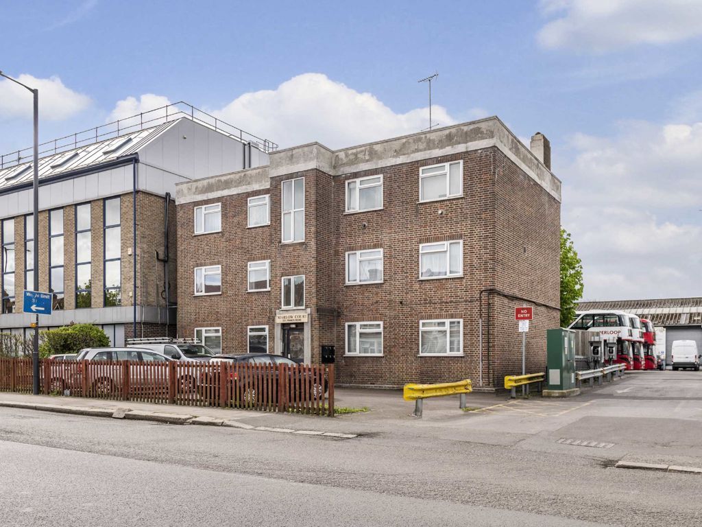 2 bed flat to rent in Pinner Road, North Harrow, Harrow HA1, £1,650 pcm ...