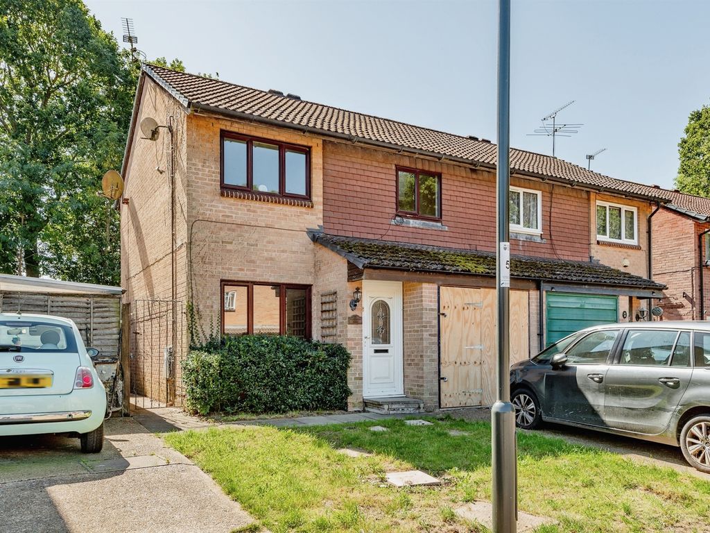 3 Bed Semi Detached House For Sale In St Andrews Road Ifield Crawley