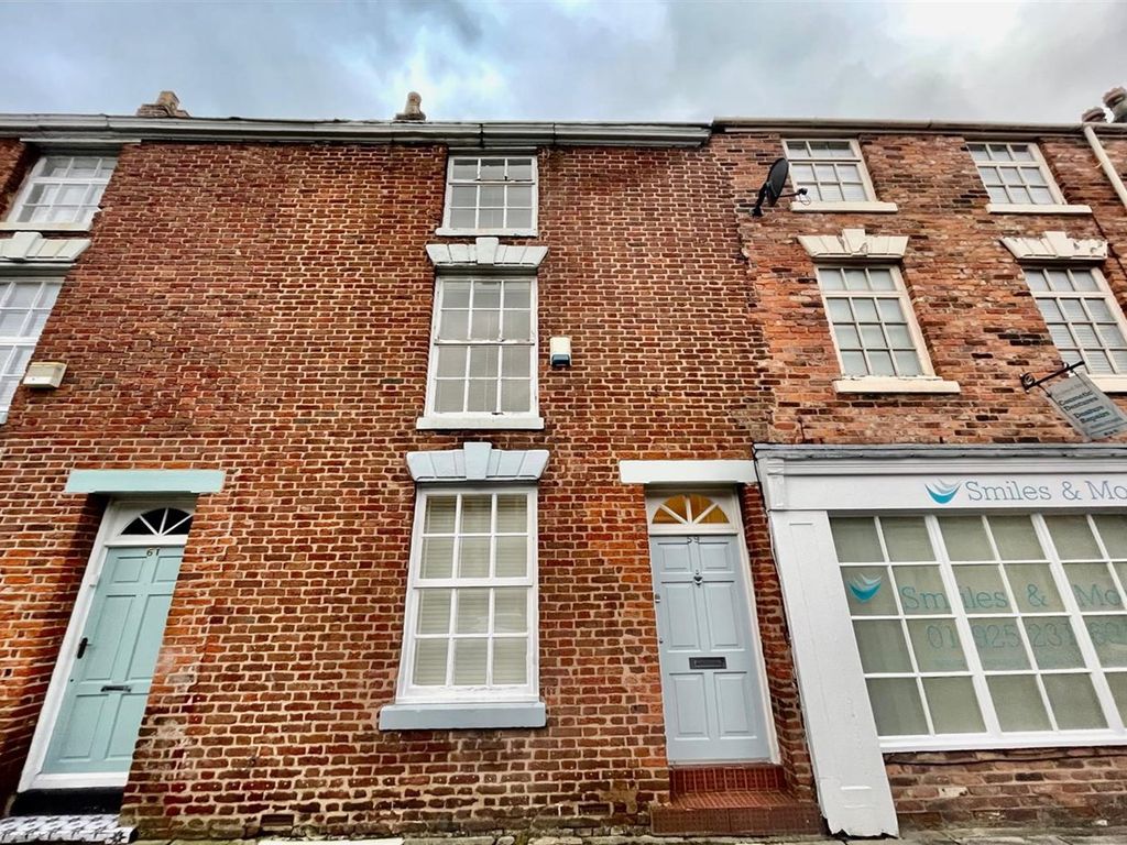 3 Bed Terraced House To Rent In Bewsey Street Warrington Wa2 £1 300