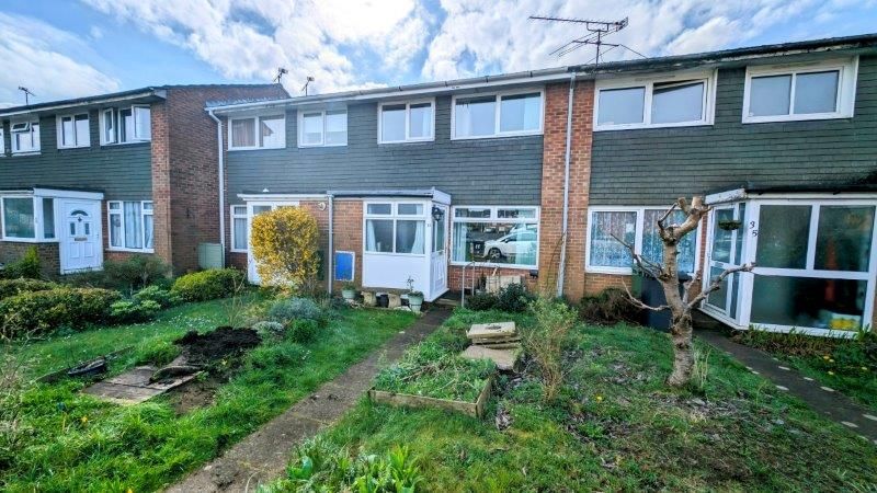 3 bed terraced house for sale in Woodside Park, Bordon GU35, £299,950 ...