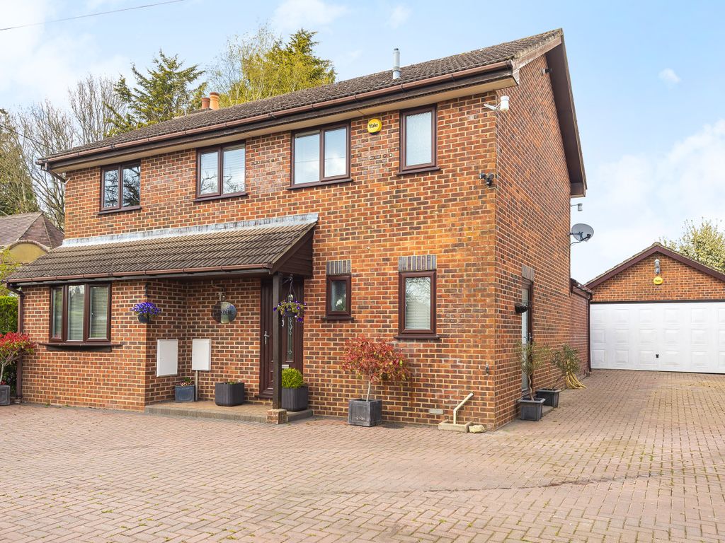 4 Bed Detached House For Sale In Southampton Road Cadnam Southampton