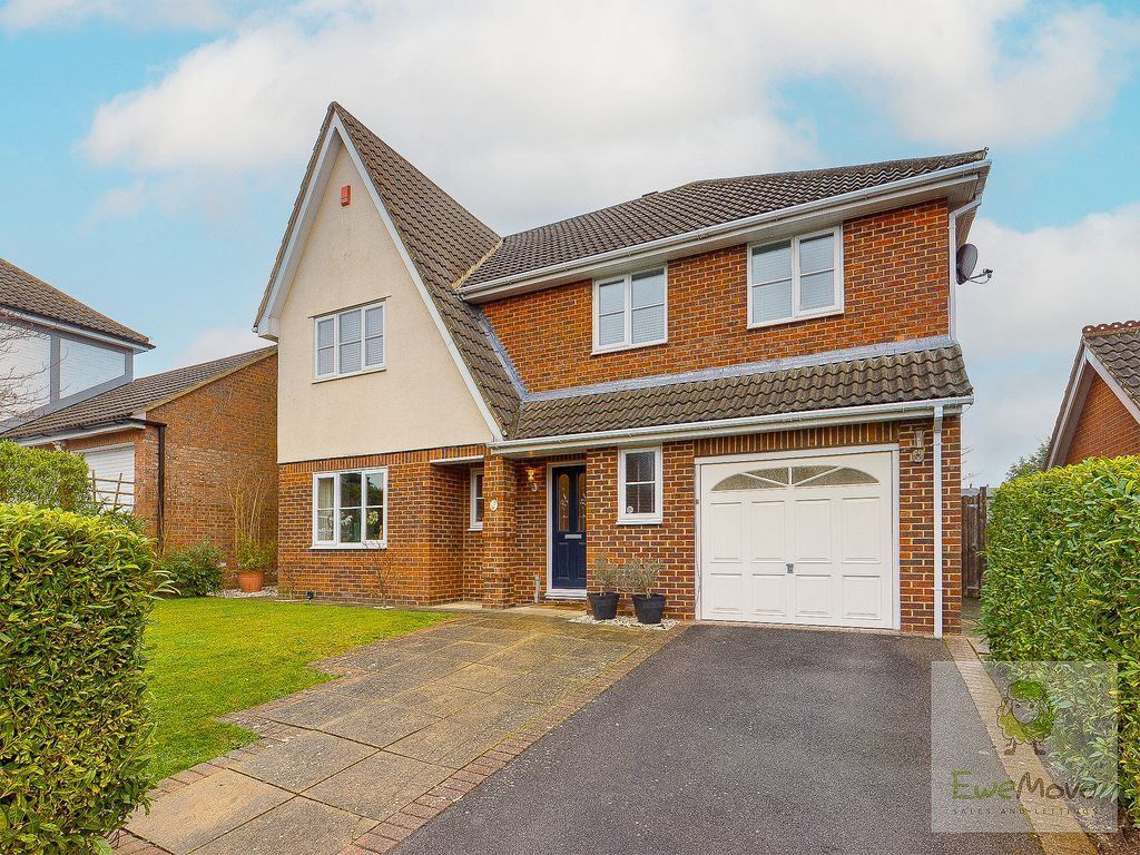 4 Bed Detached House For Sale In Brasted Court Strood Rochester Me2