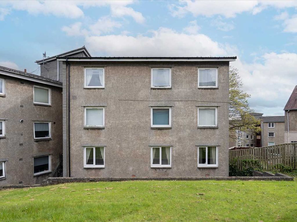2 bed flat for sale in Tudor Court, Redding, Falkirk FK2, £74,999 - Zoopla