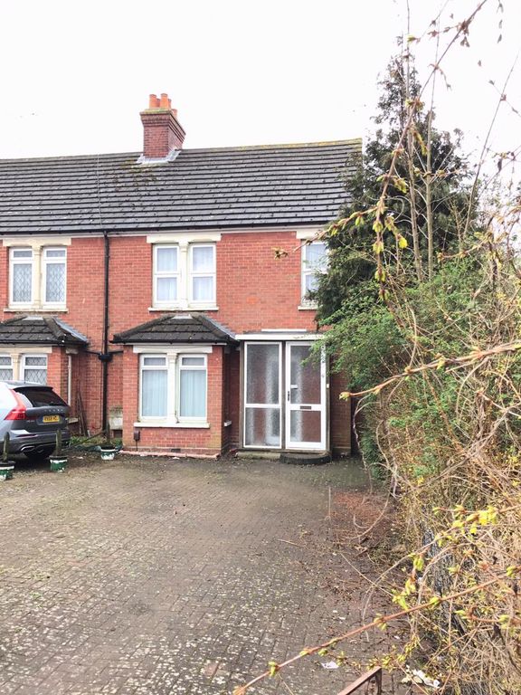 3 bed semi-detached house to rent in Bridge Road, Farnborough GU14 - Zoopla