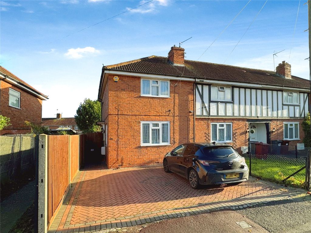 2 Bed End Terrace House For Sale In Kingsbridge Road Reading