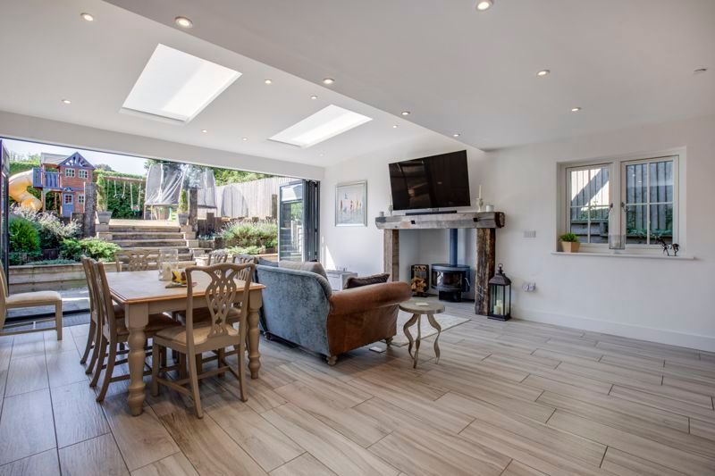 4 bed detached house for sale in Chiltern Drive, Stokenchurch, High ...