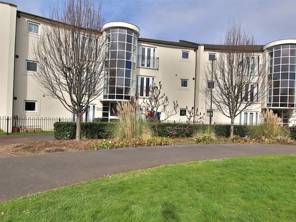 2 bed flat for sale in Braeburn House, Victoria Circus, Tewkesbury GL20 ...
