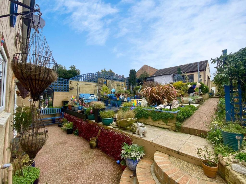 3 Bed Semi Detached House For Sale In Bayard Road Weymouth Dt3 £