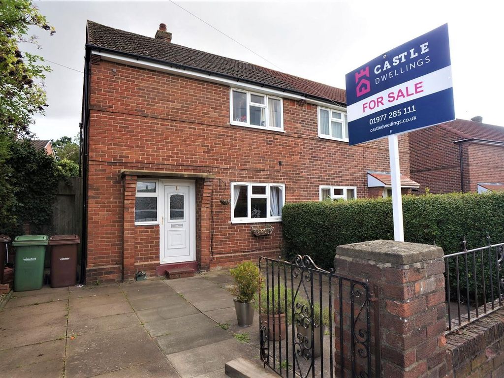 2 Bed Semi Detached House For Sale In Scholes Road Castleford Wf10 £