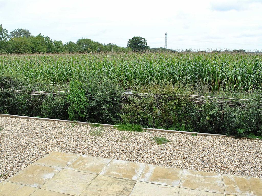 3 bed shared accommodation to rent in Kings Field, Rangeworthy, Bristol ...