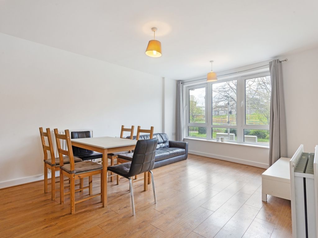 2 bed flat to rent in Tarves Way, Greenwich SE10, £1,950 pcm - Zoopla