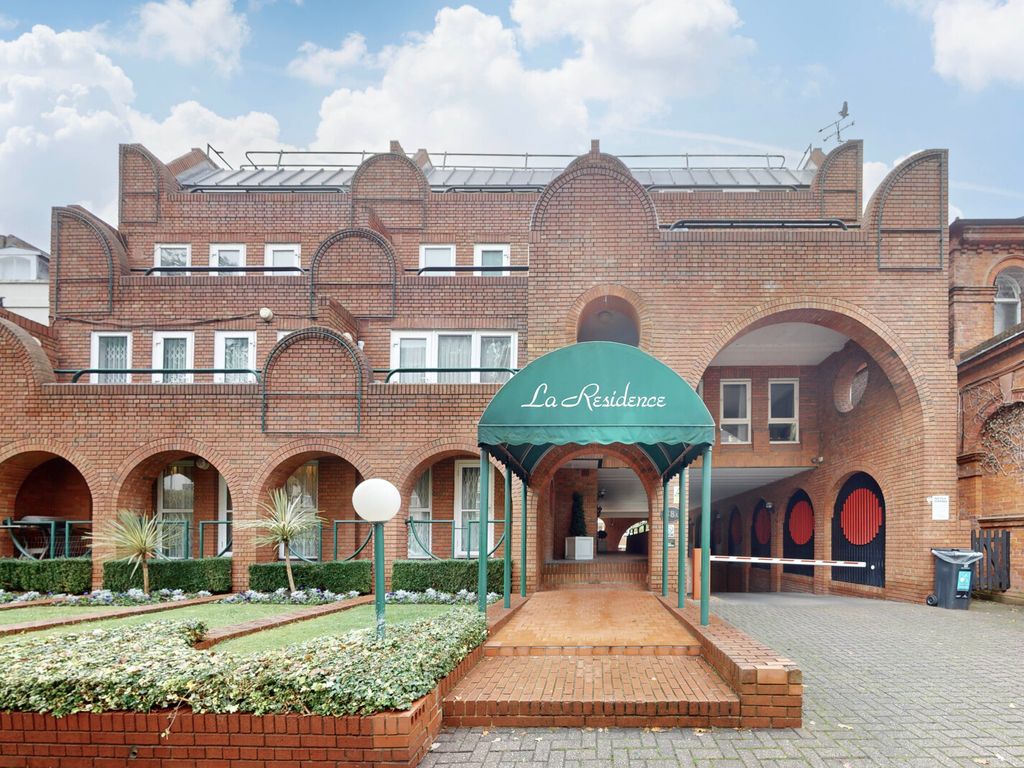 2 bed flat for sale in La Residence, Marlborough Place, London NW8, £ ...