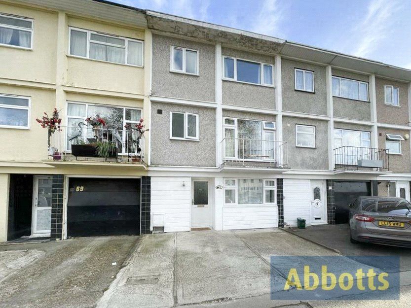 5 bed town house for sale in Long Riding, Basildon, Essex SS14 - Zoopla