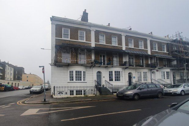 2 bed flat to rent in Royal Road, Ramsgate CT11, £875 pcm - Zoopla