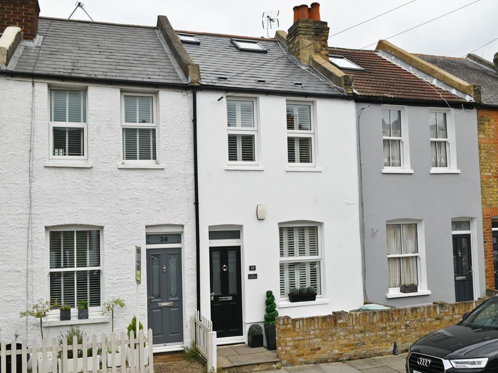 3 bed terraced house for sale in Norcutt Road, Twickenham TW2, £680,000 - Zoopla