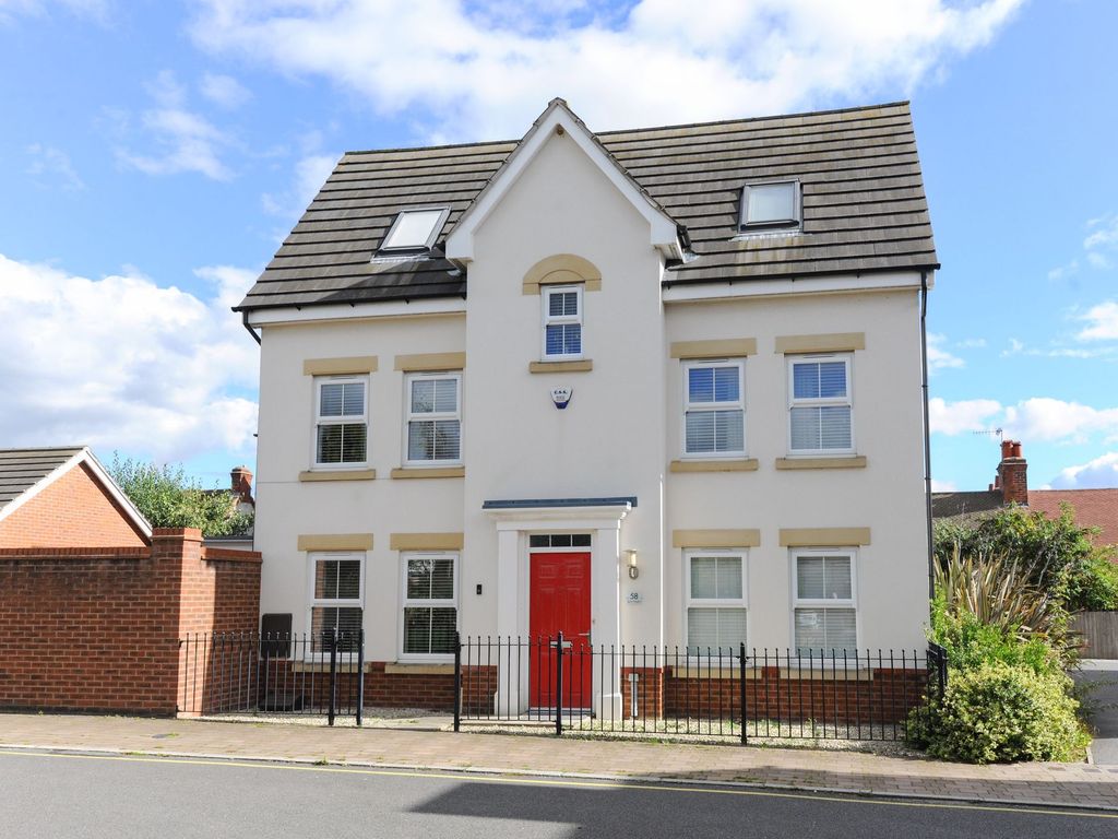 4 bed detached house to rent in Spire Heights, Chesterfield S40 - Zoopla