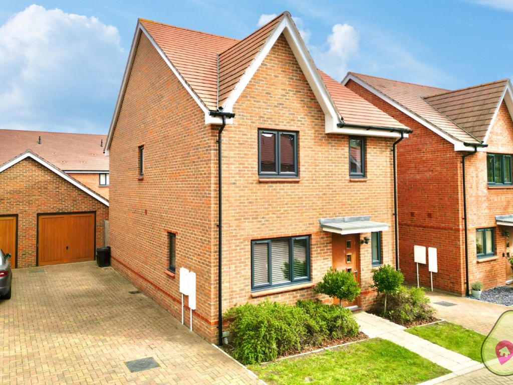3 bed detached house for sale in Milliner Grove, Reading RG2, £535,000 ...