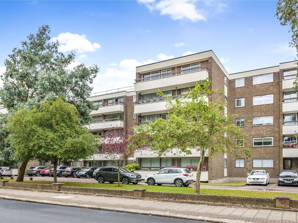 2 bed flat for sale in Station Road, New Barnet, Herts EN5, £495,000 ...