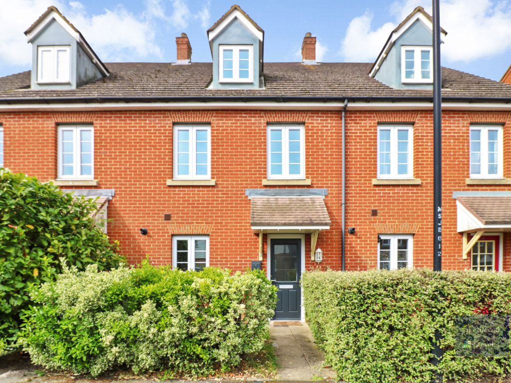 3 bed town house to rent in Swaffer Way, Singleton, Ashford TN23, £ ...