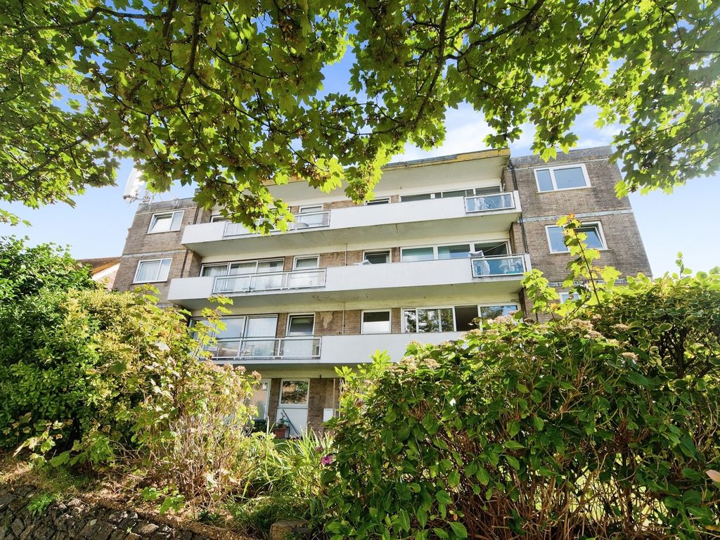 2 bed flat for sale in Upper Sea Road, Bexhill-On-Sea TN40, £140,000 ...