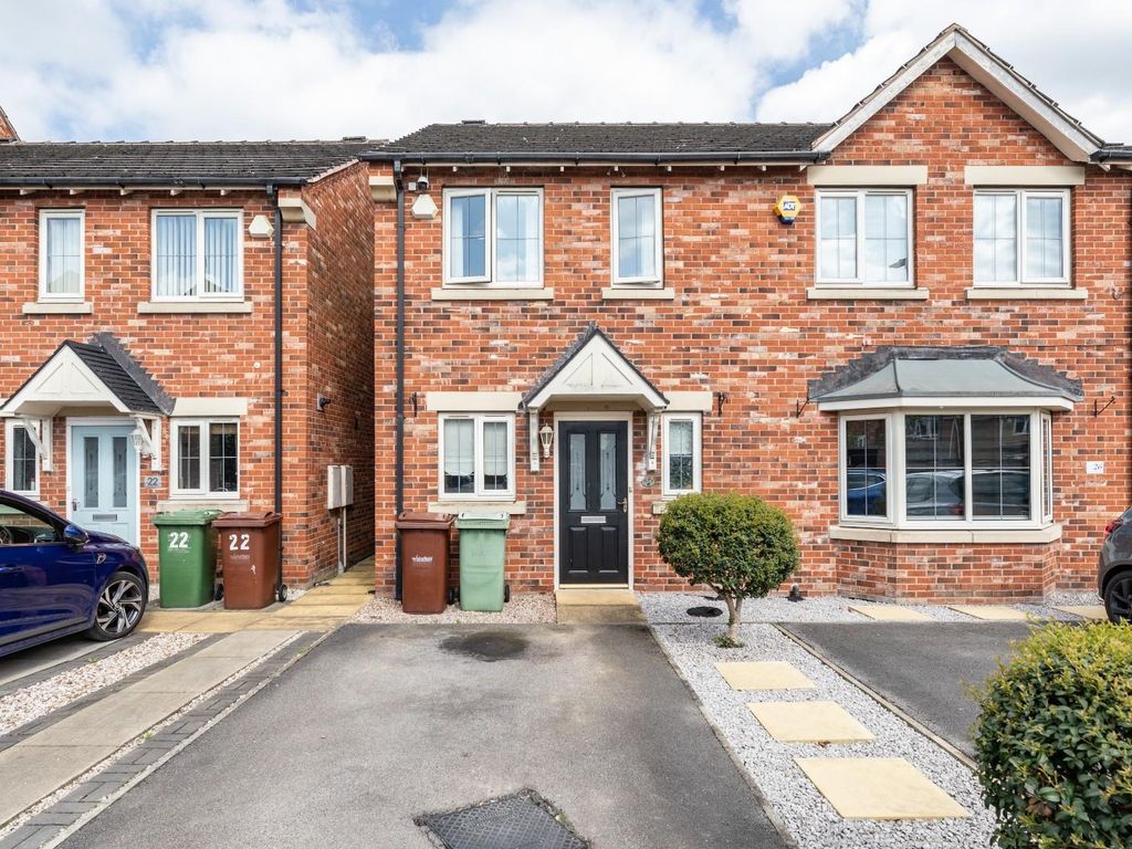 2 bed town house for sale in Riverside Court, Featherstone WF7, £ ...