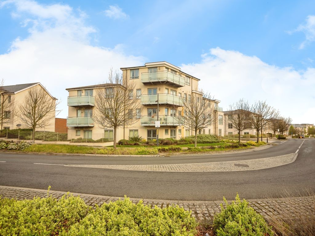 1 bed flat for sale in Springhead Parkway, Gravesend DA11, £210,000 ...