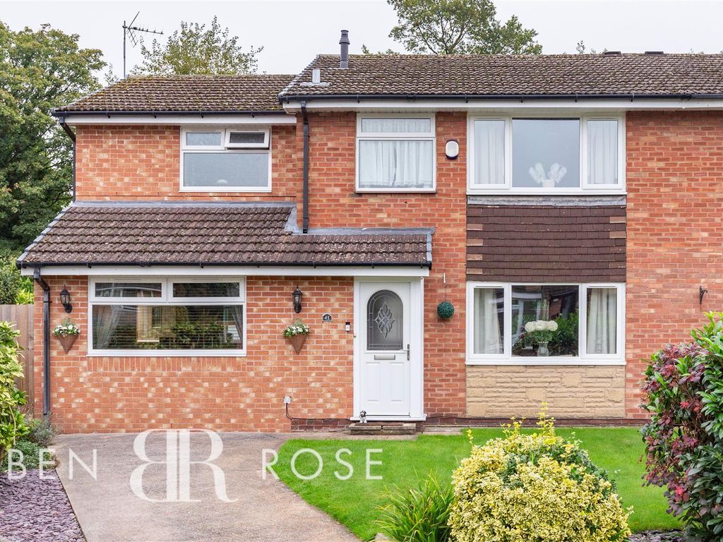 4 Bed Semi Detached House For Sale In Park Avenue Euxton Chorley Pr7