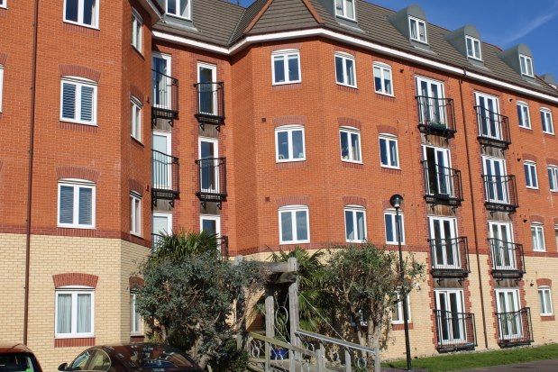 2 bed flat to rent in Quebec Quay, Liverpool L3, £975 pcm - Zoopla