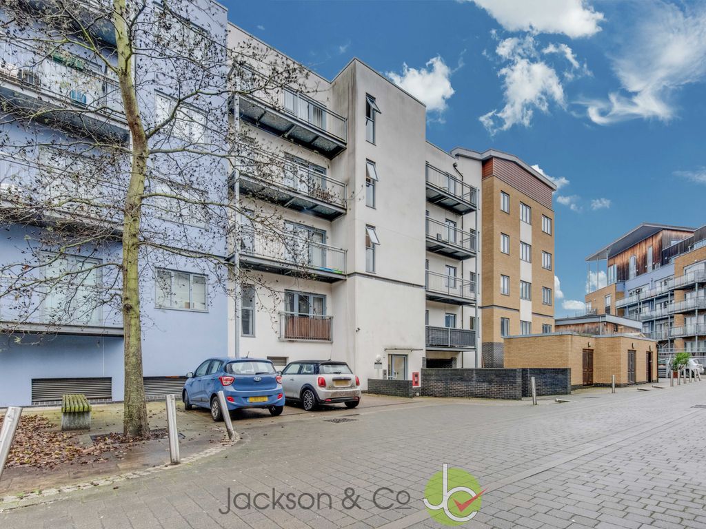 2 bed flat to rent in Quayside Drive, Colchester CO2, £1,150 pcm - Zoopla