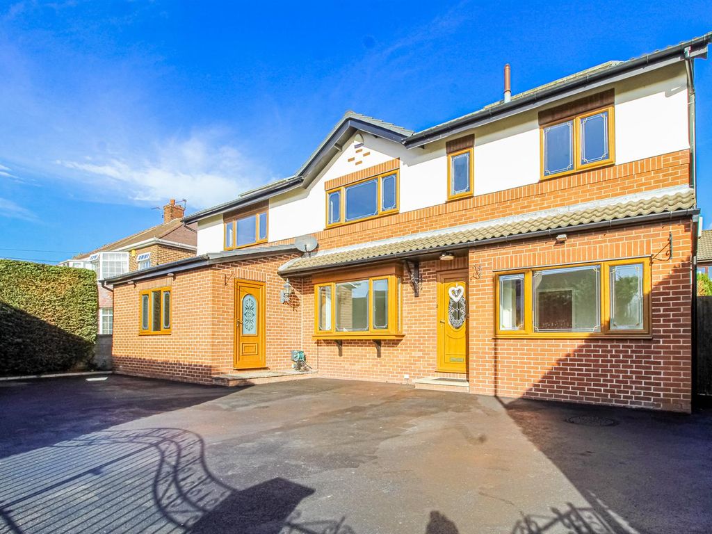 5 bed detached house for sale in Victoria Court, Upton, Pontefract WF9 ...