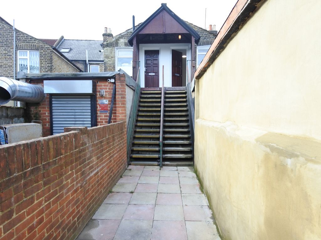 2 bed flat to rent in Church Road, Harlesden NW10, £1,500 pcm - Zoopla