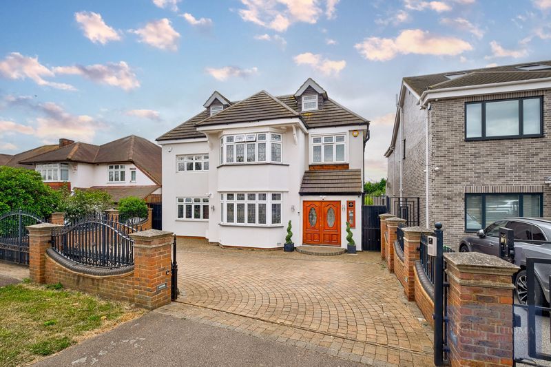 6 bed detached house for sale in Chigwell Rise, Chigwell IG7, £ ...