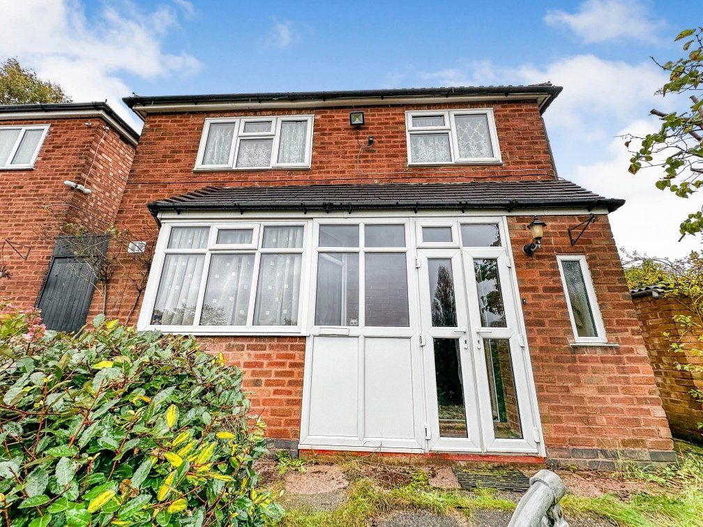 3 Bed Detached House For Sale In Greenridge Road Handsworth Wood