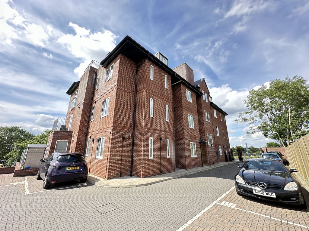 1 bed flat for sale in Flat 8A, 6 Great North Way, Hendon, London NW4 ...