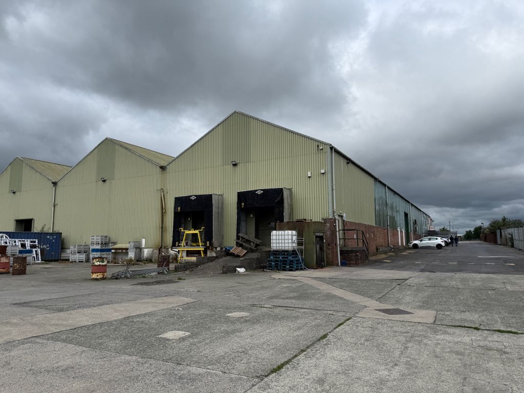 Unit 3, St Ivel, Llansteffan Road, Johnstown, Carmarthen SA31, Light industrial to let, £18,000 ...