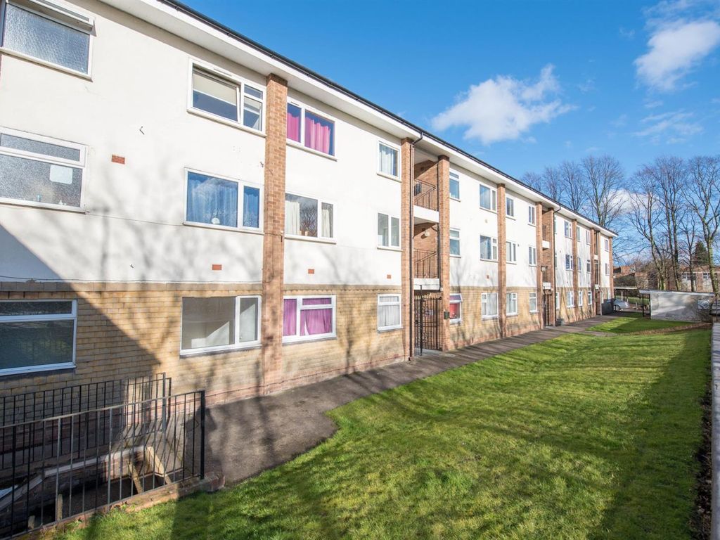 3 bed flat for sale in Malcolm Close, Mapperley Road, Nottingham NG3 ...