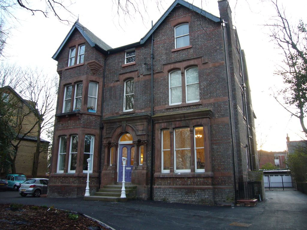 2 bed flat to rent in Aigburth Drive, Liverpool L17, £975 pcm - Zoopla