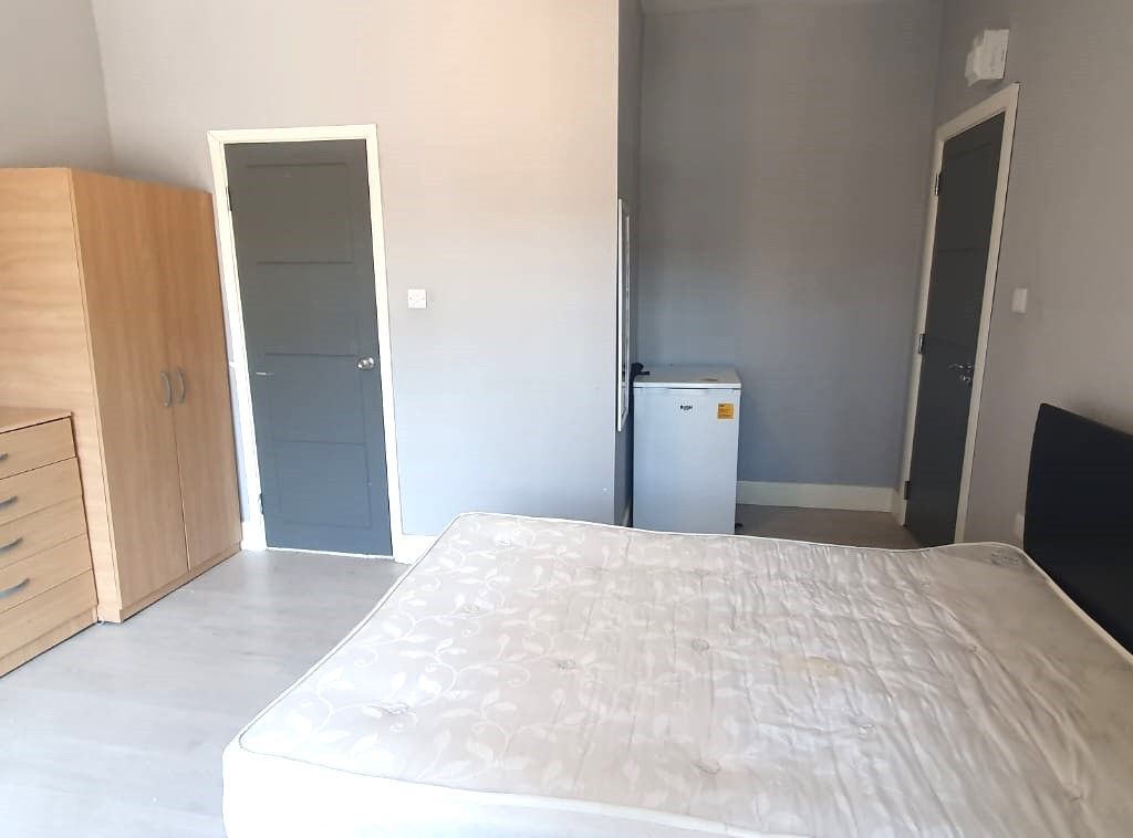 Studio to rent in Biscot Road, Luton, Bedfordshire LU3 - Zoopla